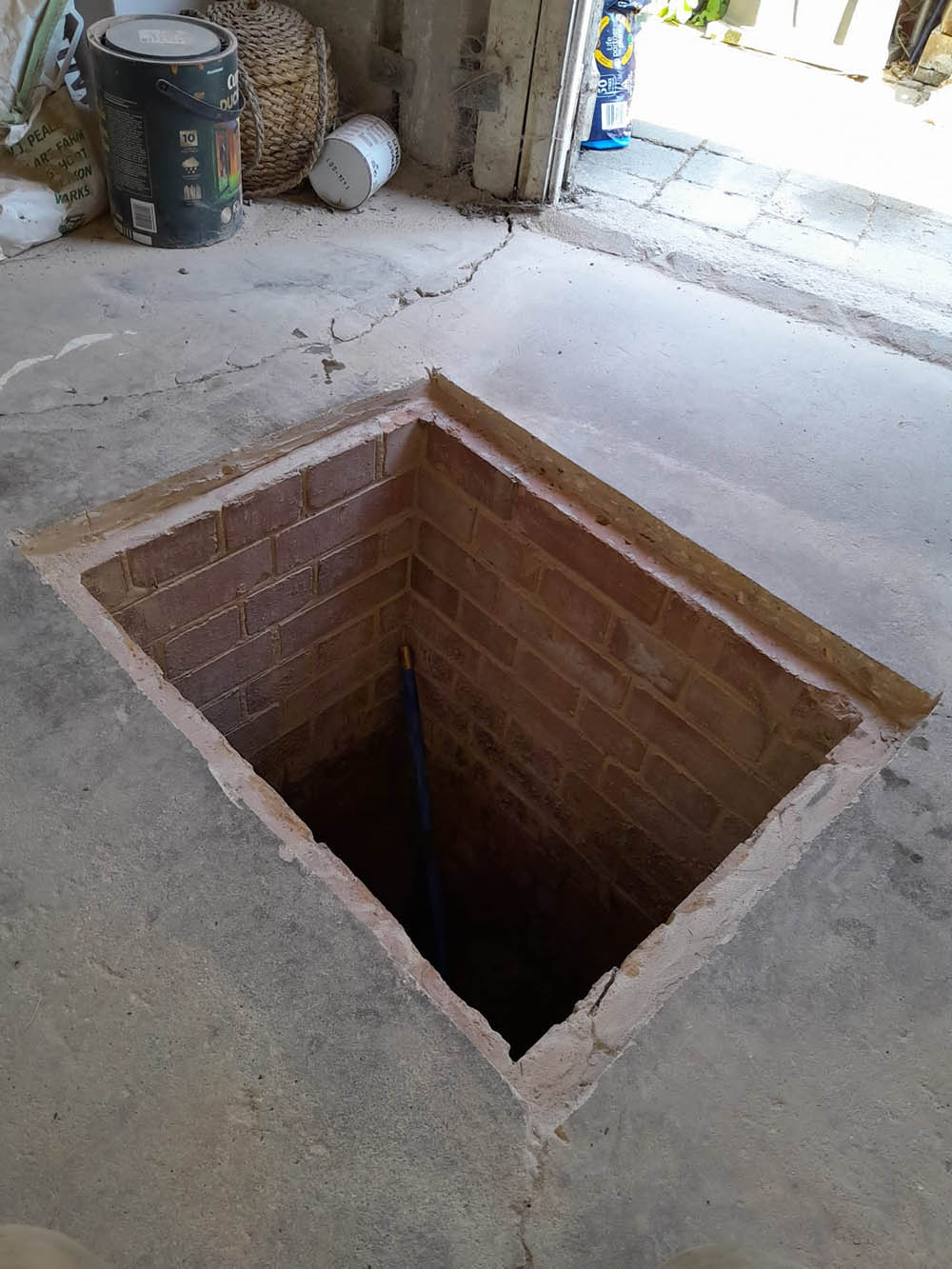 Patch Liner & Manhole Milton Keynes | CRD Drain Solutions